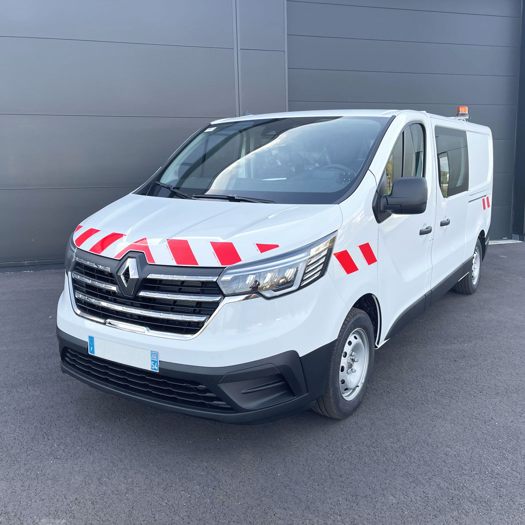 Kit Balisage Standard Rouge/Blanc 428010 - AVT + AR + LATERAL prédécoupé